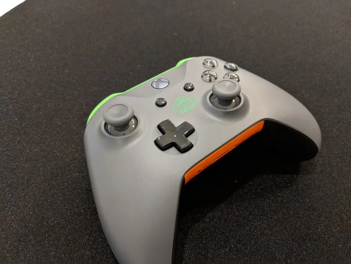 Microsoft Xbox One Day One 2013 Controller - Consolevariations