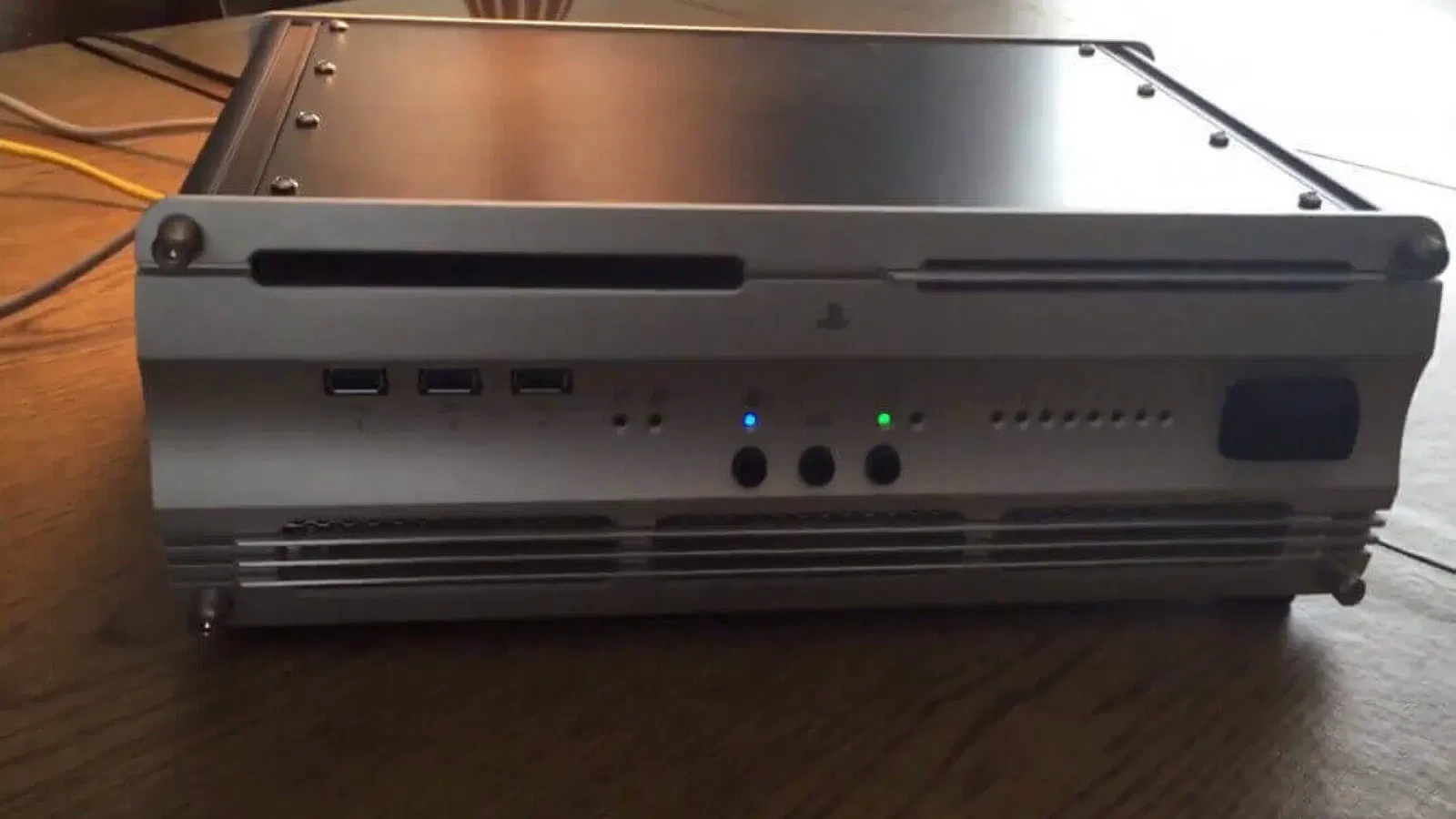 Sony PlayStation 4 Pro Development kit - Consolevariations