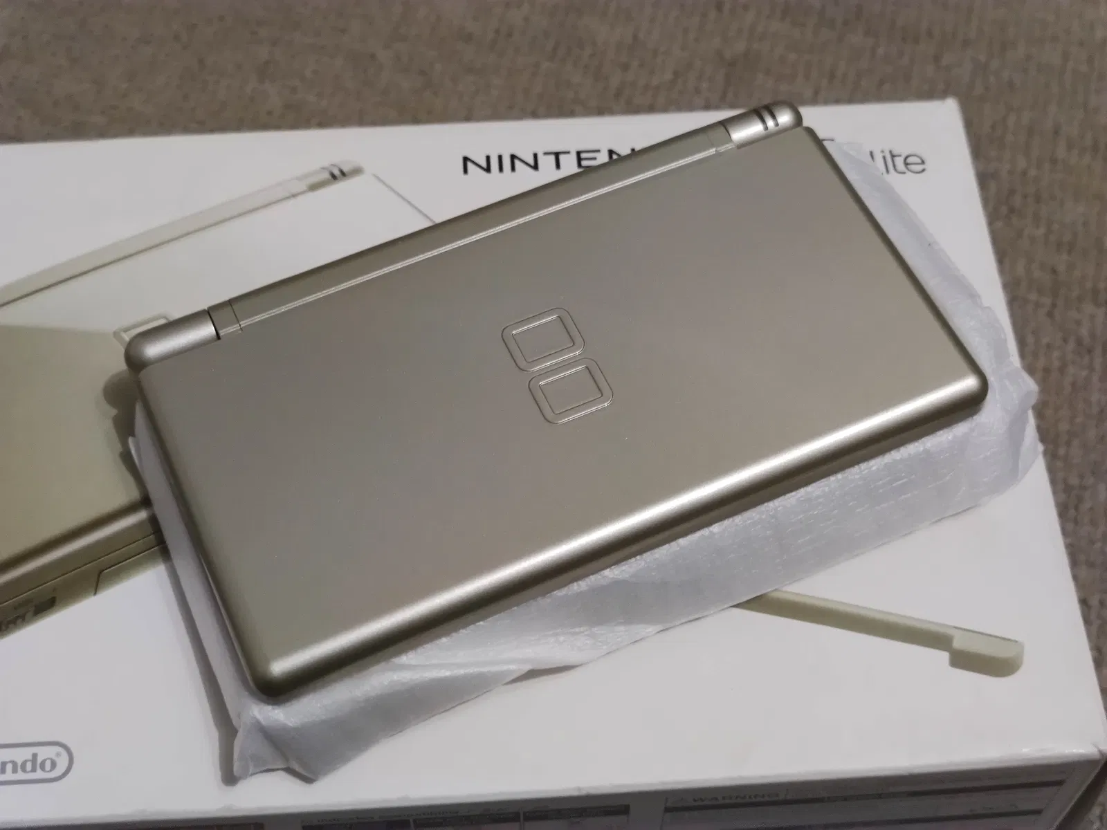 Nintendo DS Gold Console - Consolevariations