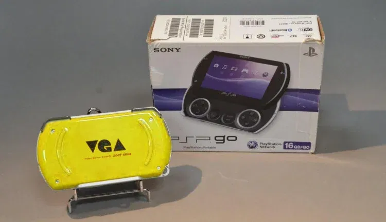 Sony PSP Go Gran Turismo Bundle - Consolevariations
