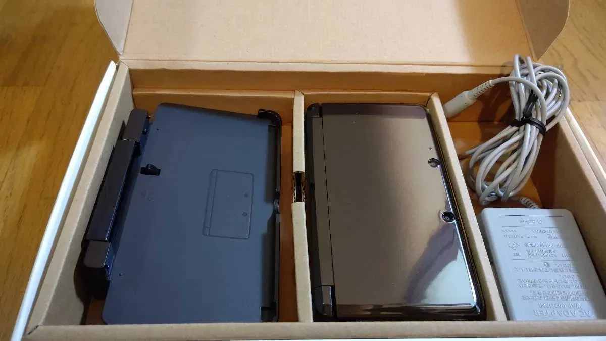 Nintendo 3DS Early Develoment Unit - Consolevariations