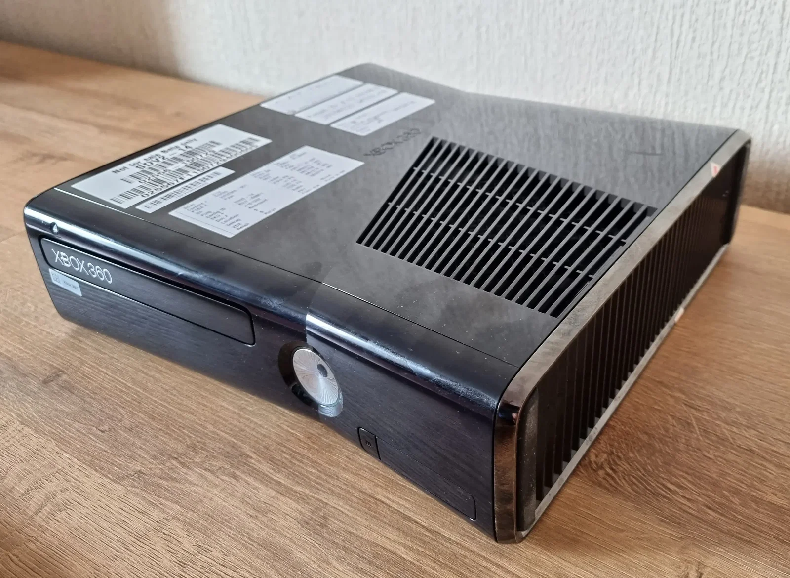 Microsoft Xbox 360 Slim Retail Prototype - Consolevariations