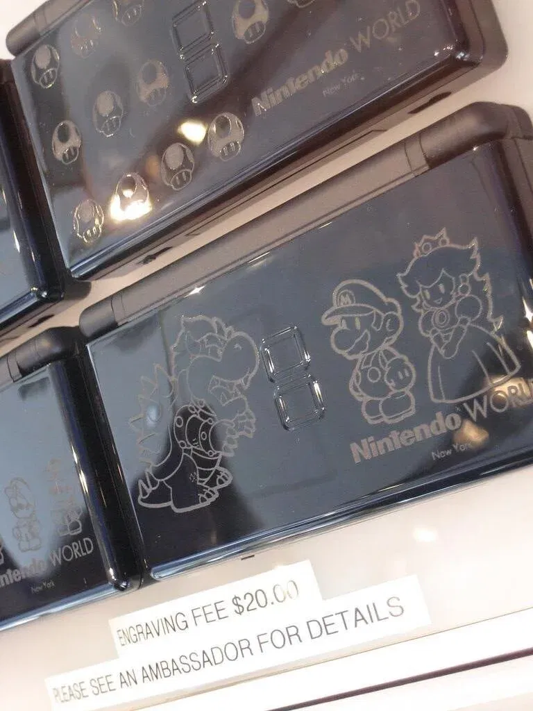 Nintendo DS Lite Mario Red Console - Consolevariations