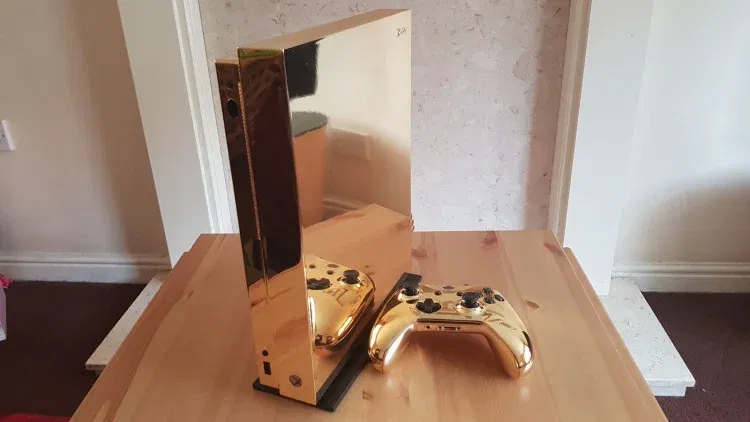 Microsoft Xbox One X 24K Gold Console - Consolevariations