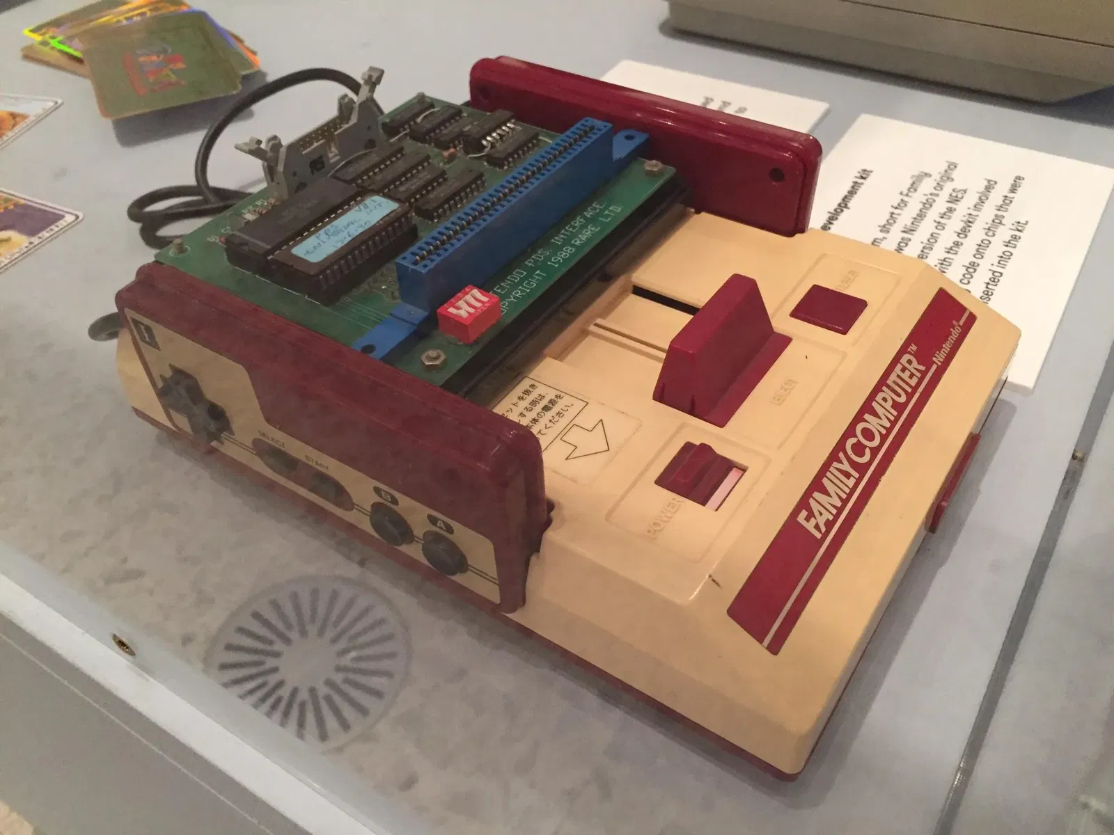 Nintendo Famicom First Prototype console - Consolevariations