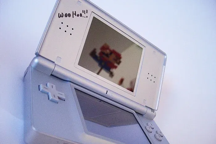 Nintendo DS Lite Mario and Peach Crystal Sticker Pink Bundle ...