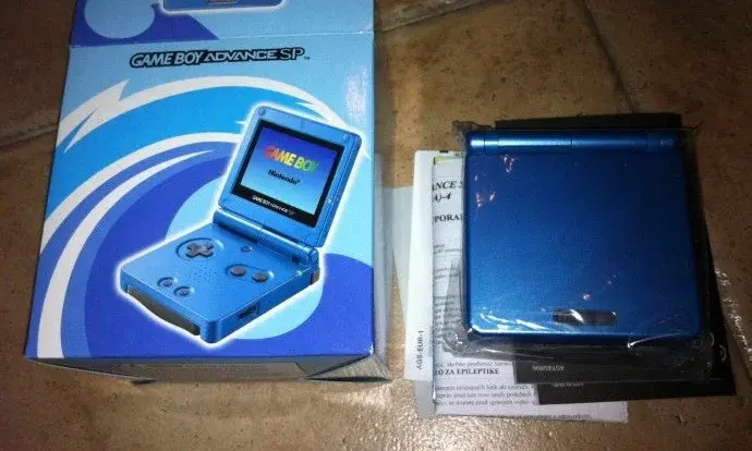 Nintendo Game Boy Advance SP Surf Blue Console [EU] - Consolevariations