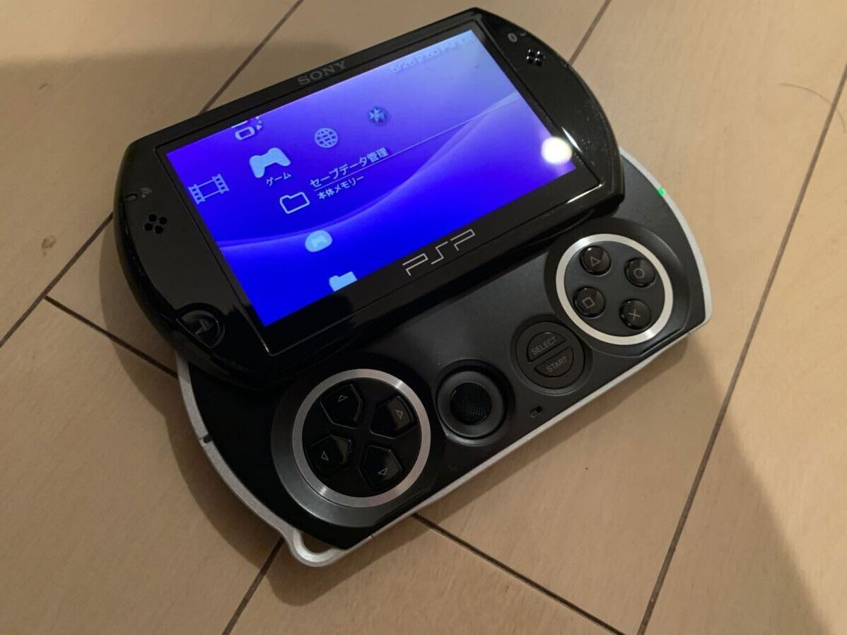 Sony PSP CEM-1000 Prototype Console - Consolevariations