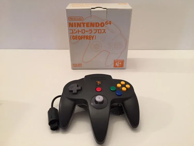 Nintendo 64 Smoke Black Controller [JP] - Consolevariations