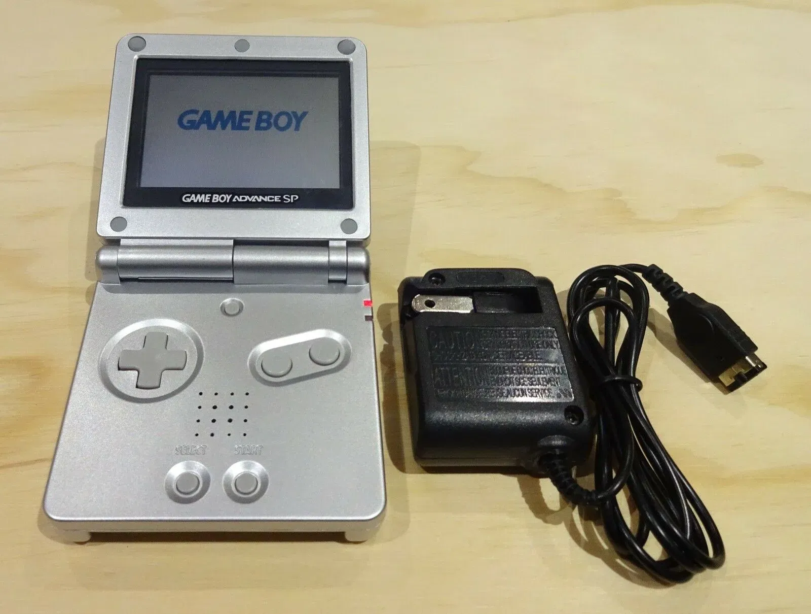 Game Boy Advance SP Overview - Consolevariations